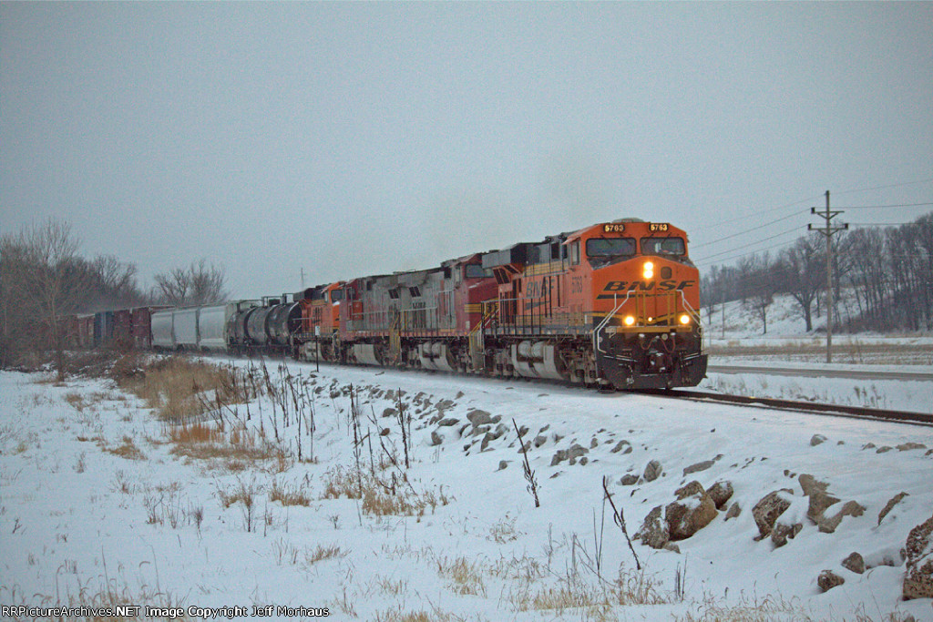 BNSF 5763